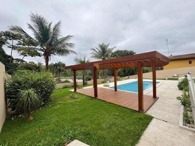 Casa com 4 dormitórios, sendo 3 suítes para venda ou locação Granja Viana Cotia SP