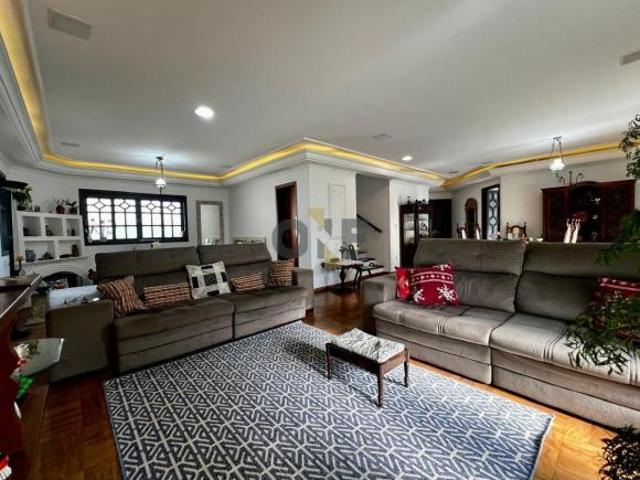 Casa com 4 dormitórios, sendo 3 suítes para venda na região Granja Viana Cotia