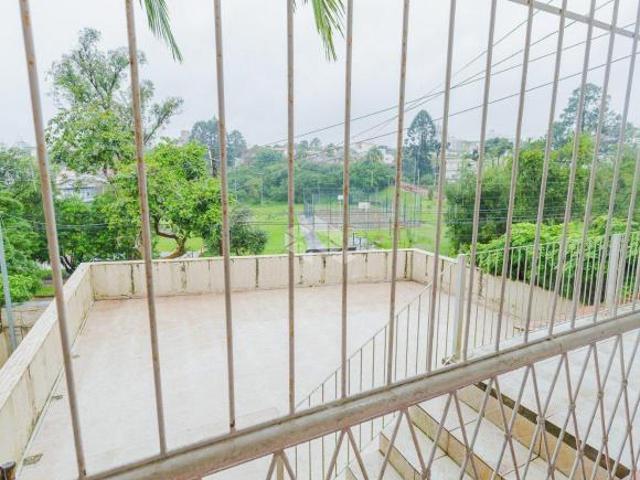 Casa com 4 dormitórios, sendo 3 suites, 2 vagas e 6 banheiros no bairro Tres Figueiras