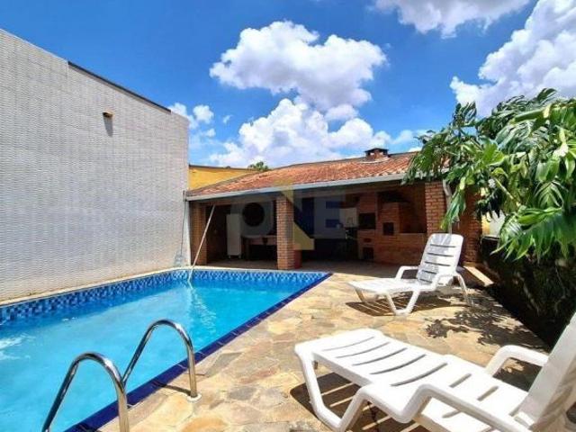 Casa com 4 dormitórios, sendo 4 suítes à venda ou locação Granja Viana Cotia/SP