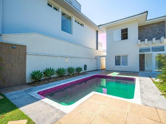 Casa com 4 dormitórios, sendo 4 suítes para venda Granja Viana Carapicuíba SP