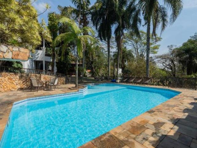 Casa com 4 dormitórios, sendo 4 suítes para venda Granja Viana Cotia SP