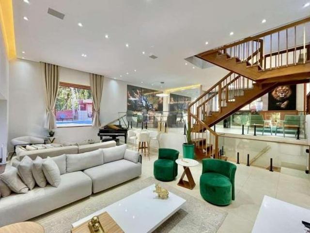 Casa com 4 dormitórios, sendo 4 suítes para venda Granja Viana Cotia SP