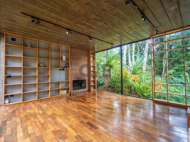 Casa com 4 dormitórios, sendo 4 suítes para venda Embu das Artes SP