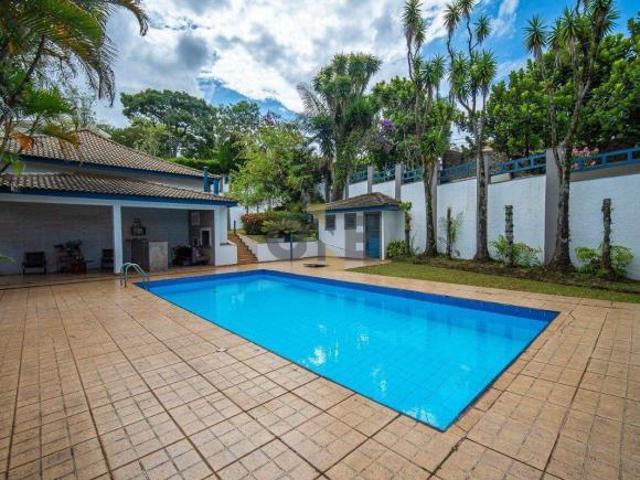 Casa com 4 dormitórios, sendo 4 suítes para venda ou locação Granja Viana Cotia SP