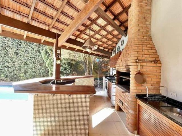Casa com 4 dormitórios, sendo 4 suítes para venda na Granja Viana Cotia/SP