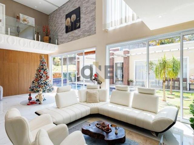 Casa com 4 dormitórios, sendo 4 suítes para venda na região da Granja Viana Cotia SP