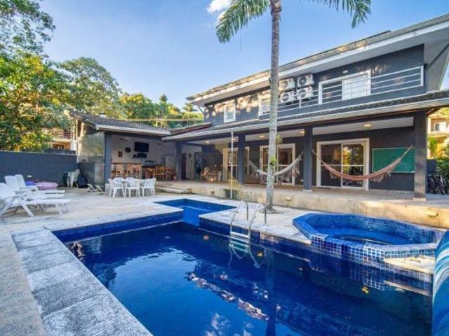 Casa com 4 dormitórios, sendo 4 suítes para venda na região Granja Viana Cotia SP