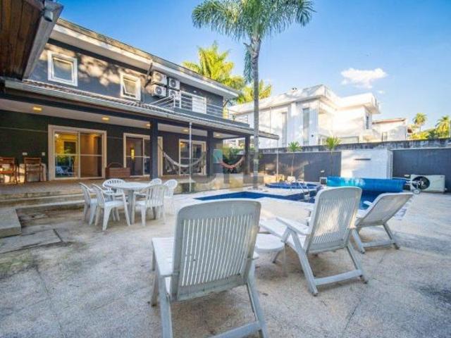 Casa com 4 dormitórios, sendo 4 suítes para venda na região Granja Viana Cotia SP
