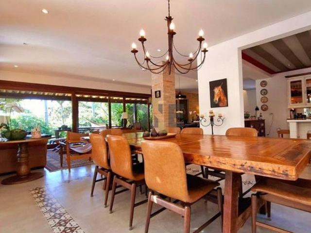 Casa com 4 dormitórios, sendo 4 suítes para venda na região Granja Viana Cotia SP