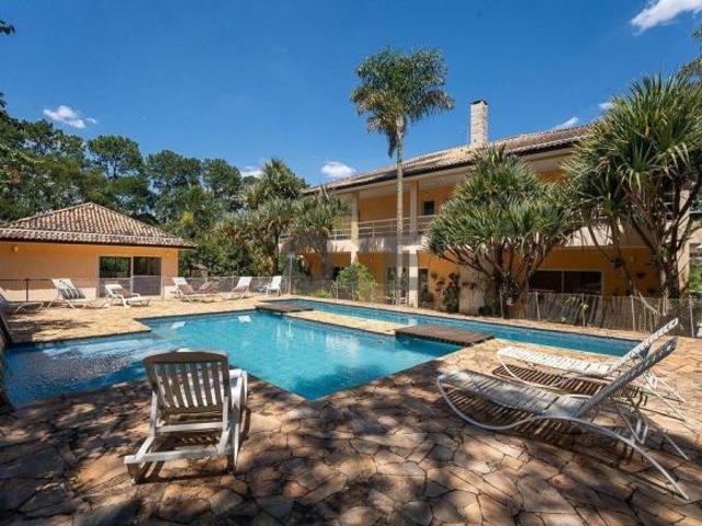 Casa com 4 dormitórios, sendo 4 suítes para venda na região Granja Viana Embu das Artes SP