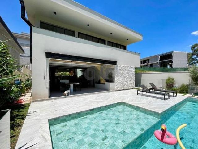 Casa com 4 dormitórios, sendo 4 suítes para venda Santana de Parnaíba/SP