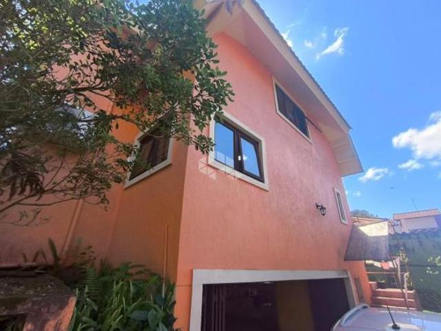 Casa com 4 dormitórios, 180,62m², em Canela, no Bairro Sinossera