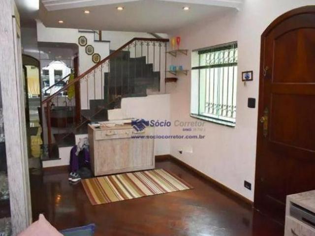 Casa com 4 dormitórios 1 Suíte 2 Vagas Sala com Lareira, Piso e Portas de Madeira Maciça e Churrasqu