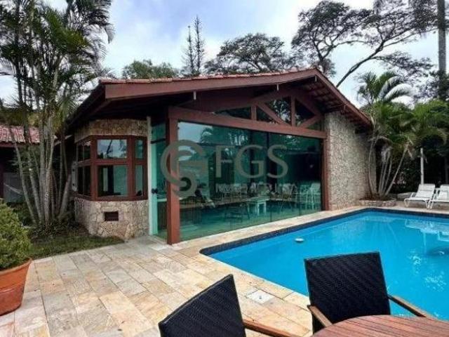 Casa com 4 dormitórios 2 suítes e piscina no Condomínio Veleiros de Ibiúna