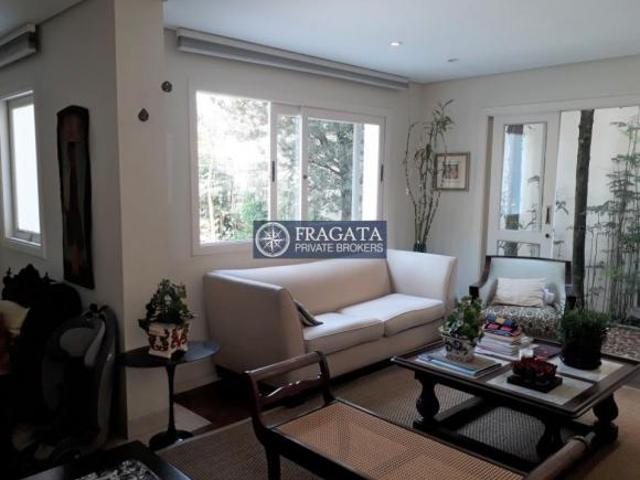 Casa com 4 dormitórios, 2 suítes, 3 vagas de garagem à venda, 350 m² Sumaré São Paulo/SP