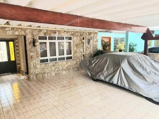 Casa com 4 dormitórios, 2 suítes, 3 vagas, piscina, churrasqueira, lareira na Vl. Isolina Mazzei