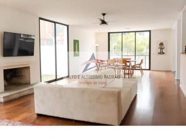 Casa com 4 dormitórios 2 vagas a venda na Vila Madalena