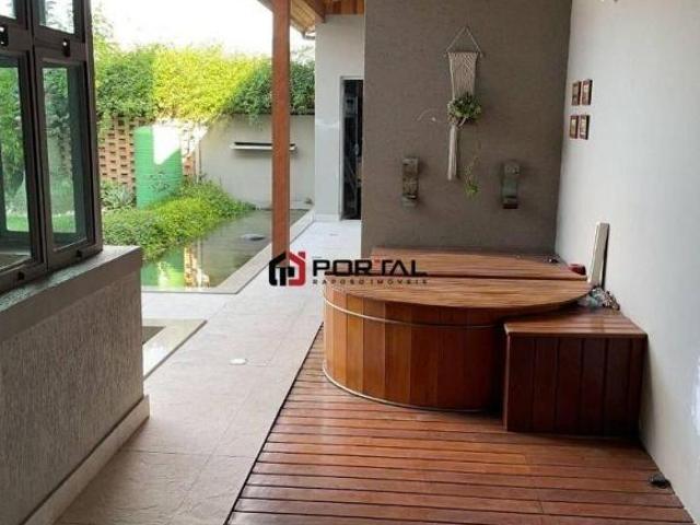 Casa com 4 dormitórios, 300 m² Granja Viana