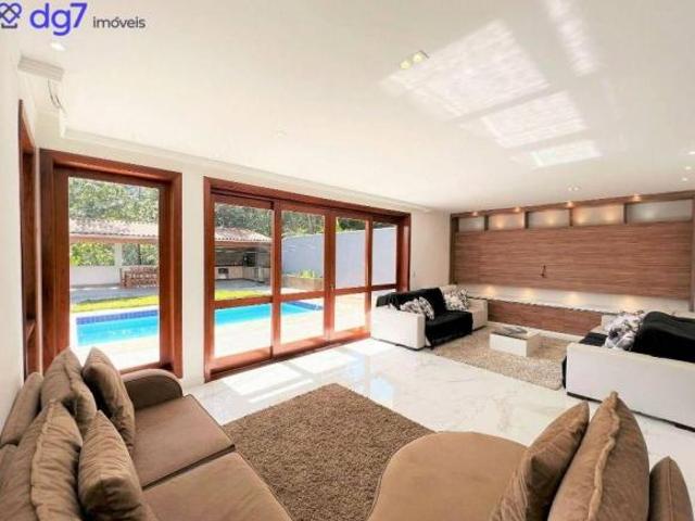 Casa com 4 dormitórios, 4 Suítes à venda, 496 m² por R$ 3.350.000 Granja Viana
