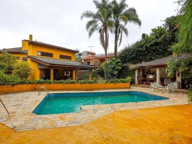 Casa com 4 dormitórios, 4 suítes para venda na Granja Viana Cotia/SP