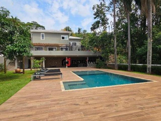 Casa com 4 dormitórios, 700 m² Excelente custo benefício