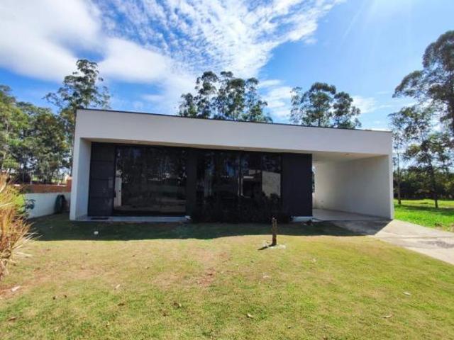 Casa com 4 dorms, ar condicionado e Piscina Aquecida Porangaba/SP
