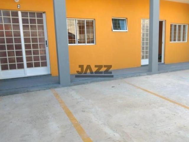Casa com 4 Kitnets à Venda
