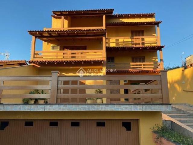 Casa com 4 quarto no bairro Centro