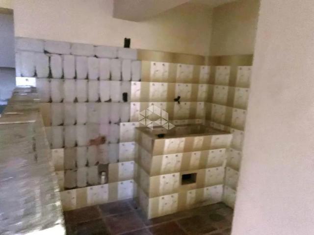 Casa com 4 quartos, 3 banheiros sociais e demais peças