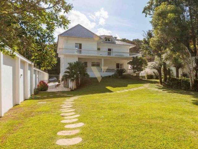 Casa com 4 quartos | 3 suítes, 837 m² no Vista Alegre, Curitiba