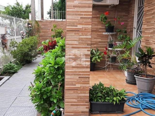 Casa com 4 Quartos, 01 suíte, 02 vagas no bairro Estância Velha Canoas