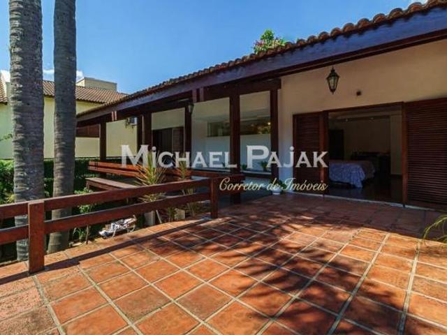 Casa com 4 Quartos