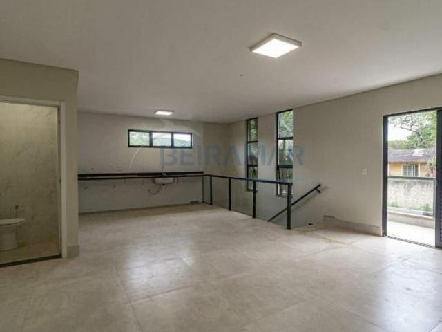 Casa com 4 Quartos, 1 Suíte, 4 Vagas de Garagem e 250m² à Venda no Condomínio Avalon – Jardim Botâni