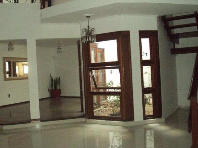 Casa com 4 quartos, 1 suíte