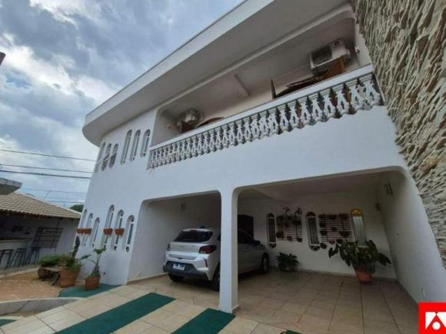 Casa com 4 quartos, 1 suíte e 4 vagas à venda no Centro de Santa Bárbara d&apos Oeste