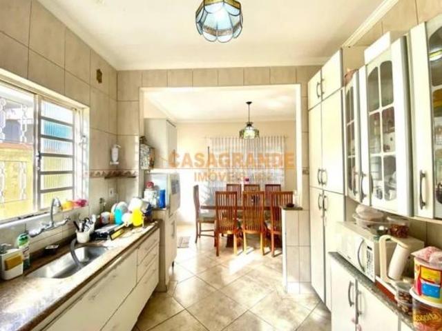Casa com 4 quartos 250 m² Bosque dos Eucalíptos