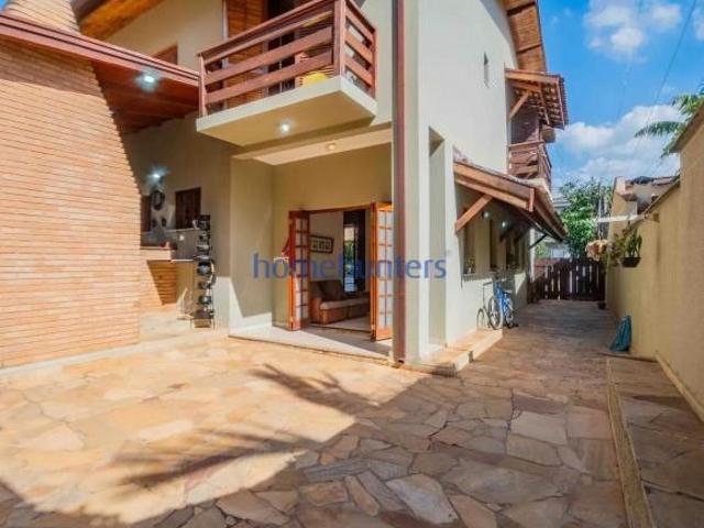 Casa com 4 quartos, 2 suítes, condomínio fechado em Valinhos