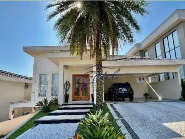Casa com 4 quartos 2 suítes à venda, 381 m² por R$ 3.350.000 Granja Viana Jardim do Golf I J