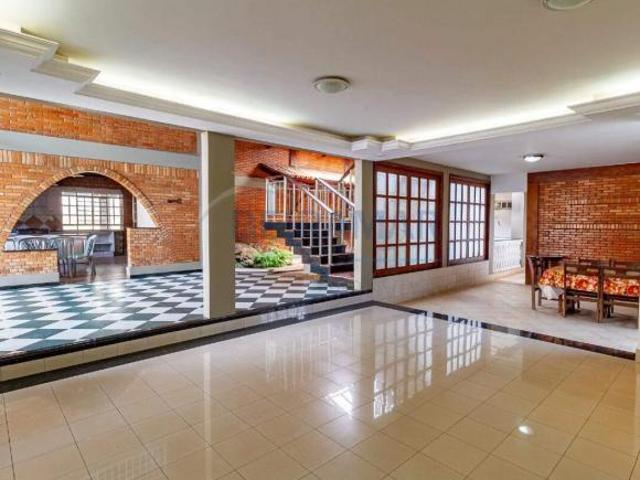 Casa com 4 Quartos, 2 Suítes, Área de Lazer com Piscina e Amplo Quintal à Venda no Condomínio Coquei