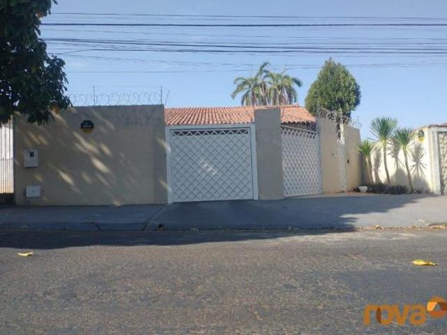 Casa com 4 quartos 2 suites no Jardim América