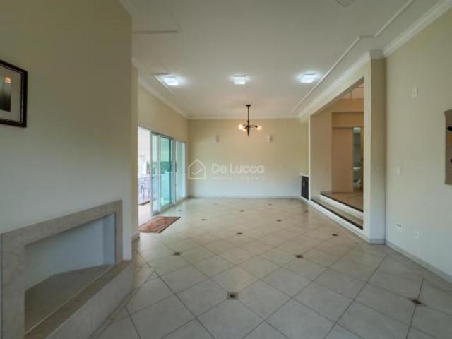 Casa com 4 quartos, 2 suítes térreas, no Alphaville Campinas e lazer completo