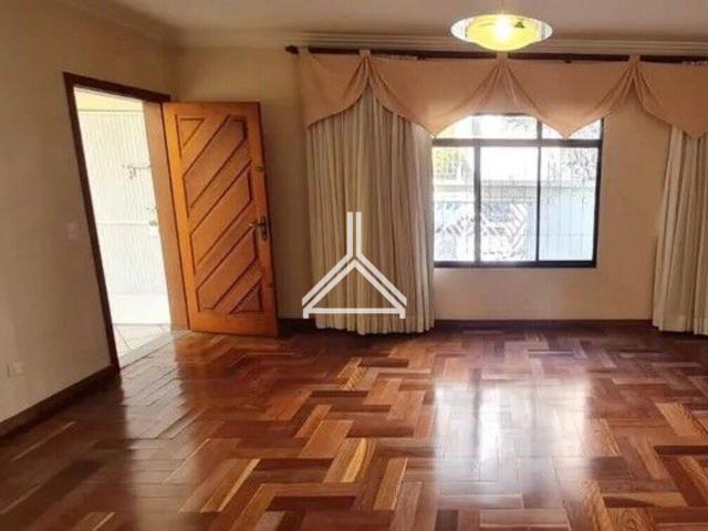Casa com 4 quartos, 303 m², aluguel por R$ 7.200/mês ou à venda por R$ 1.875.000