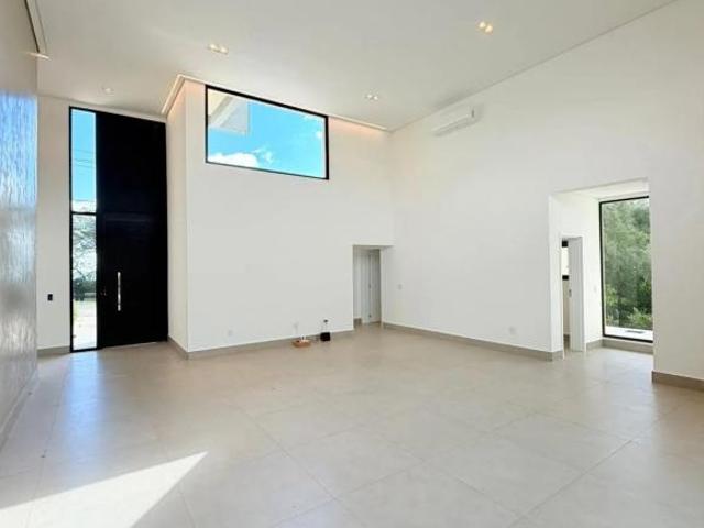 Casa com 4 quartos, 346 m², locação por R$9.324 ou à venda por R$ 3.500.000 Co