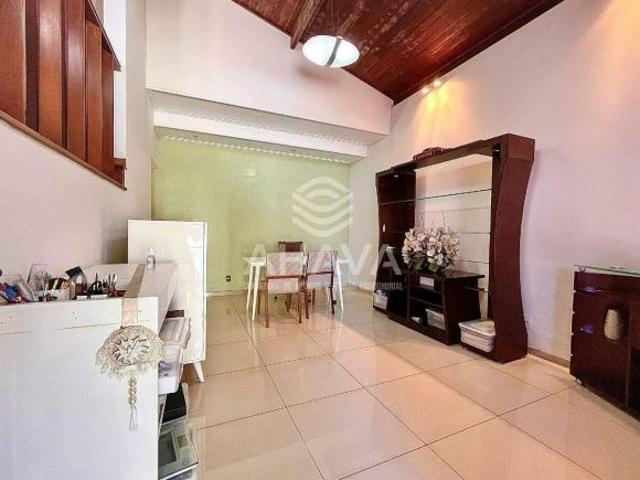 Casa com 4 Quartos, 360m², Santa Amélia, Próximo à Av. Dep. Anuar Menhem