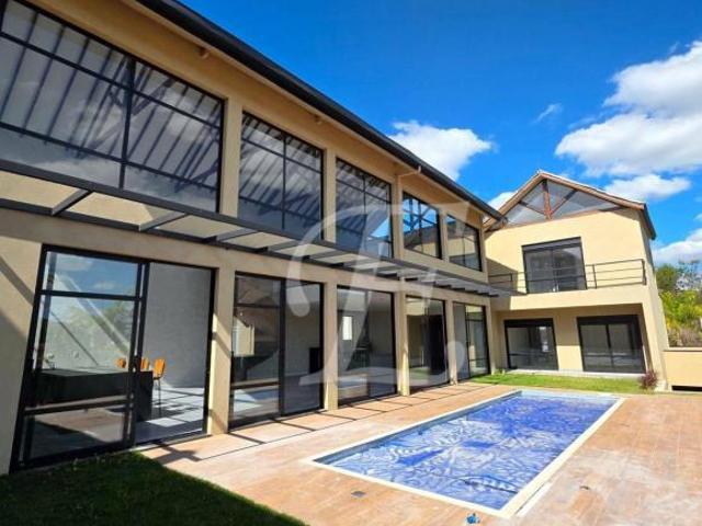 Casa com 4 quartos, 421 m² venda por R$ 3.200.000 ou aluguel por R$ 91.347/mês São Paulo II Co