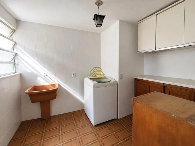 Casa com 4 quartos, 437m2