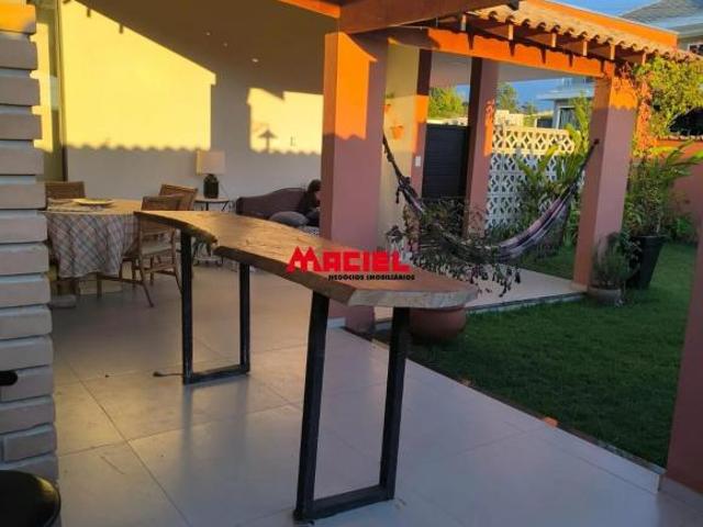 Casa com 4 quartos, 4 vagas de garagem no Condomínio VERANA
