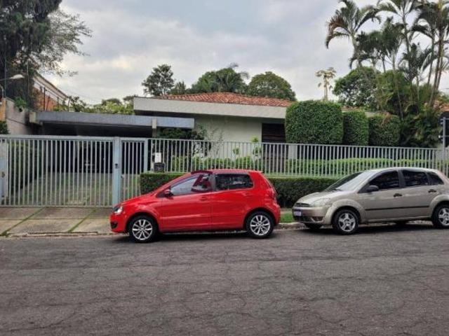 Casa com 4 quartos 4 vagas no Alto da Boa Vista
