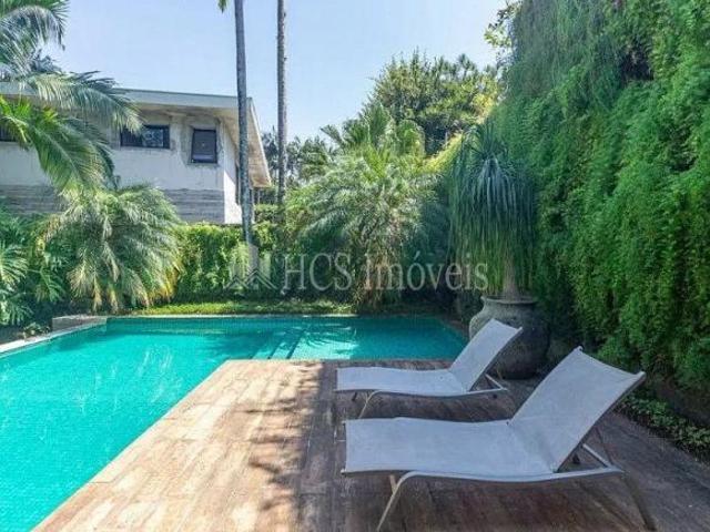 Casa com 4 quartos, 543 m², à venda por R$ 10.999.000,00